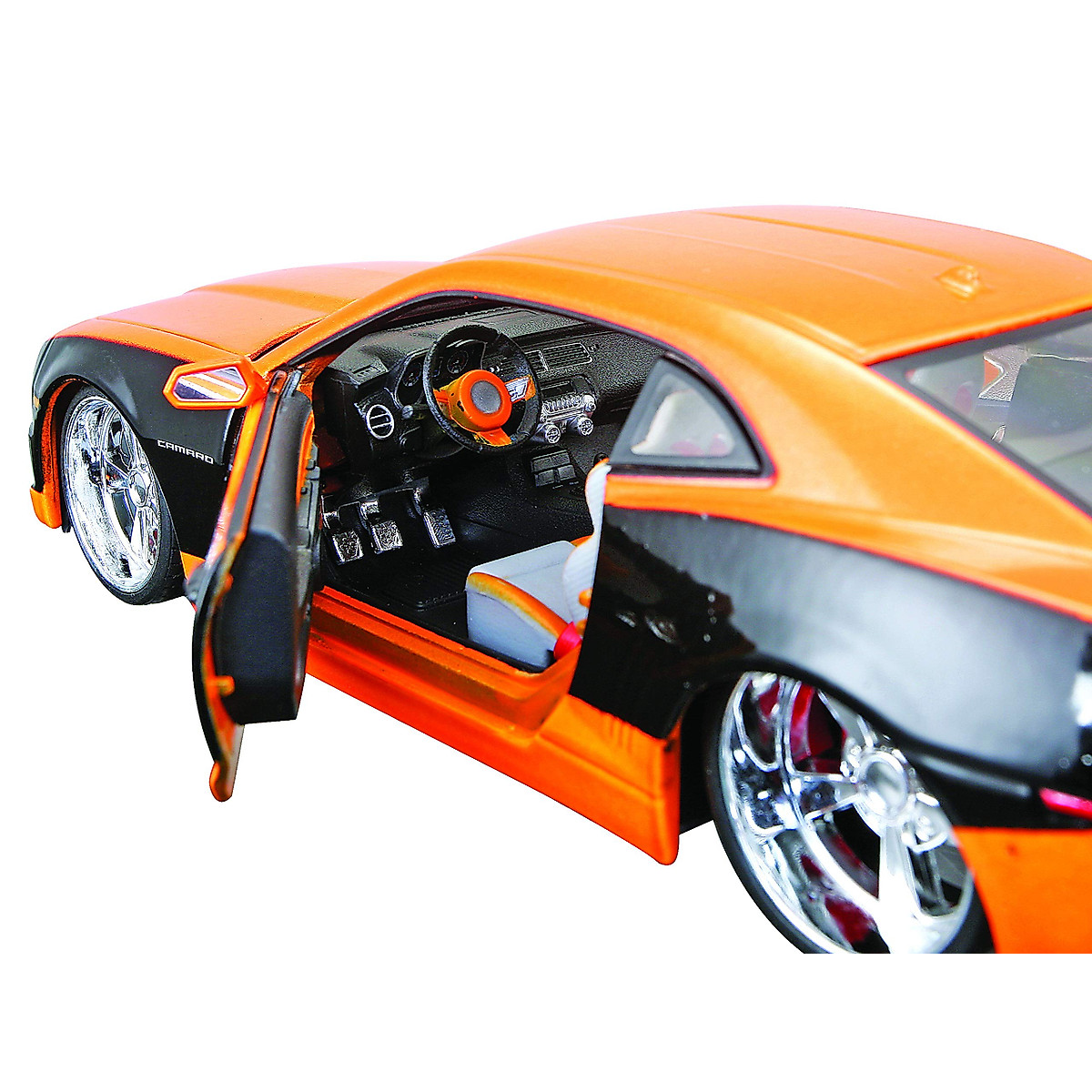 Maisto 1:24 Scale Design Assembly Line 2010 Chevrolet Camaro SS Die-Cast Vehicle - Colors May Vary