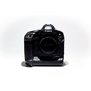 Canon EOS-1Ds 11.1MP Digital SLR Camera (Body Only)