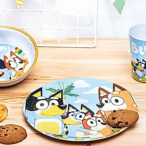 Zak Designs Bluey Kids Dinnerware Set Includes Plate, Bowl, Tumbler and Utensil Tableware, Made of Durable Material and Perfect for Kids (5 Piece Set, Non-BPA)
