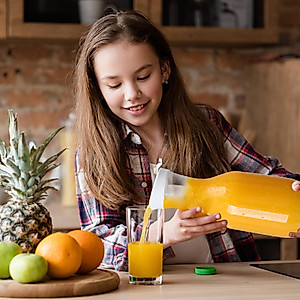 TOMNK 2pcs 50oz Plastic Pitcher with Lids, Plastic Juice Carafe for Mimosa Bar, Drink Pitcher, Water Carafe, Milk Container, Circle Water Bottle