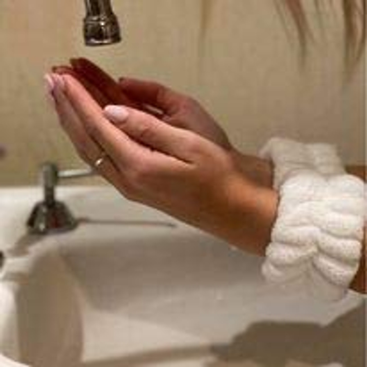 ZaneGear 3 Piece - Original USA Spa Headband and Wrist Washband Face Wash Set - Reusable - Prevent Liquids from Spilling Down Your Arms -Birthday/Bridal Party/Skincare/Any Occasion Gift