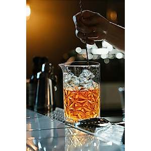 KITESSENSU Cocktail Mmixing Glass 24oz 710ml - Crystal Bartender Accessories Glass Beaker to Mix & Stir Cocktails - Thick and Sturdy Bottom - Premium Seamless Design