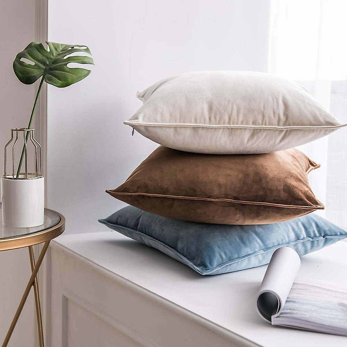 MIULEE Pack of 2 Decorative Velvet Throw Pillow Cover Soft Chocolate Pillow cover Soild Square Cushion Case for Sofa Bedroom Car 18x 18 Inch 45x 45cm