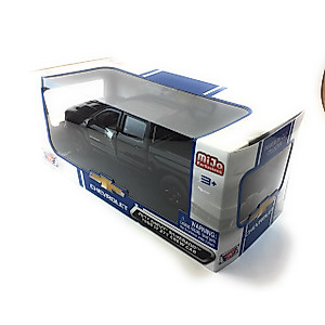 Motor Max 1:24 Scale 2017 Black Chevy Silverado 1500 LT Z71 Crew Cab Diecast truck