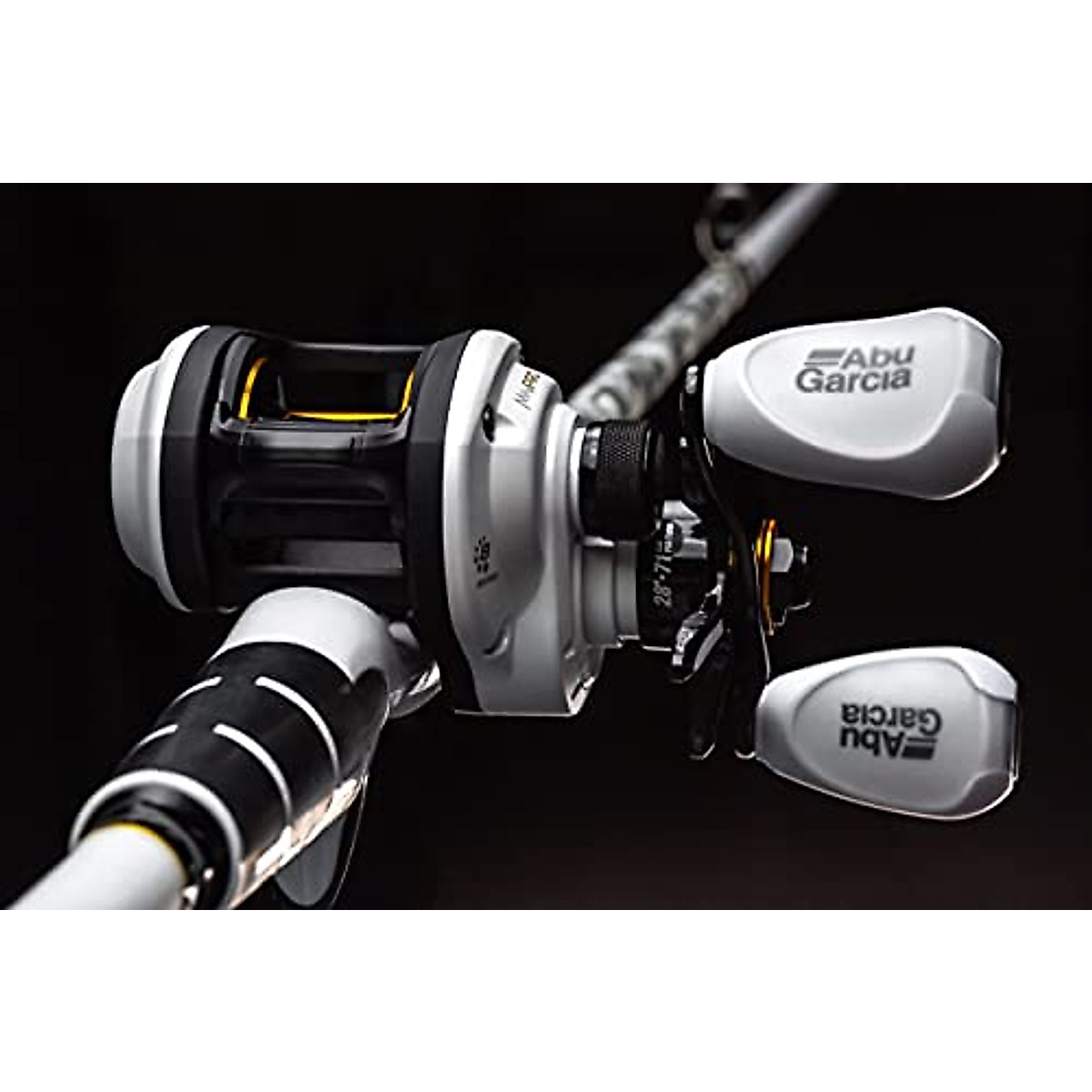 Abu Garcia Max Pro Low Profile Baitcast Reel, Size LP (1539728), 7 Stainless Steel Ball Bearings + 1 Roller Bearing, Synthetic Star Drag, Max of 15lb | 6.8kg, Multi