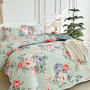 UOZZI BEDDING Botanical Quilt Set Queen Size 90x90 3 PC Reversible Soft Microfiber Lightweight Green Coverlet with Blue Red Flowers Bedspread Summer Bed Cover for All Season (1 Quilt+ 2 Shams)