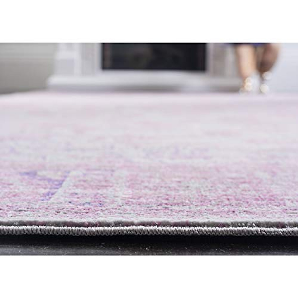 SAFAVIEH Valencia Collection 3' x 5' Pink/Multi VAL103H Boho Chic Distressed Area Rug