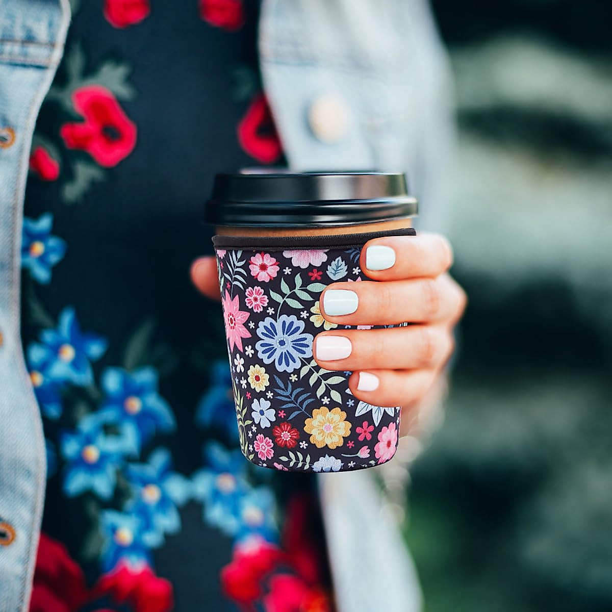 3 Pack Iced Coffee Sleeve Insulator Sleeves for Cold Drinks Beverages Reusable Neoprene Cup Sleeve with Handle Cup Holder for Starbucks Coffee, Dunkin Coffee, More (Black flower)