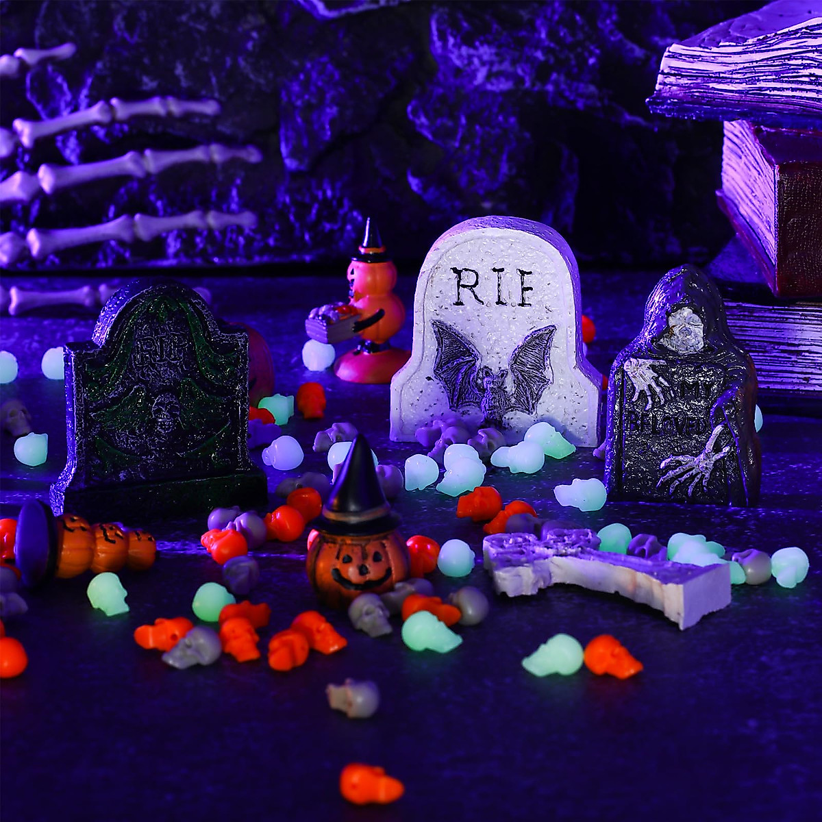 Wettarn 98 Pcs Halloween Miniatures Figurines Mini Tombstones Figurine Halloween Figurines Skulls Heads Resin Miniature Pumpkins Decor Garden Accessories Ornaments for Outdoor Home DIY Crafts Party