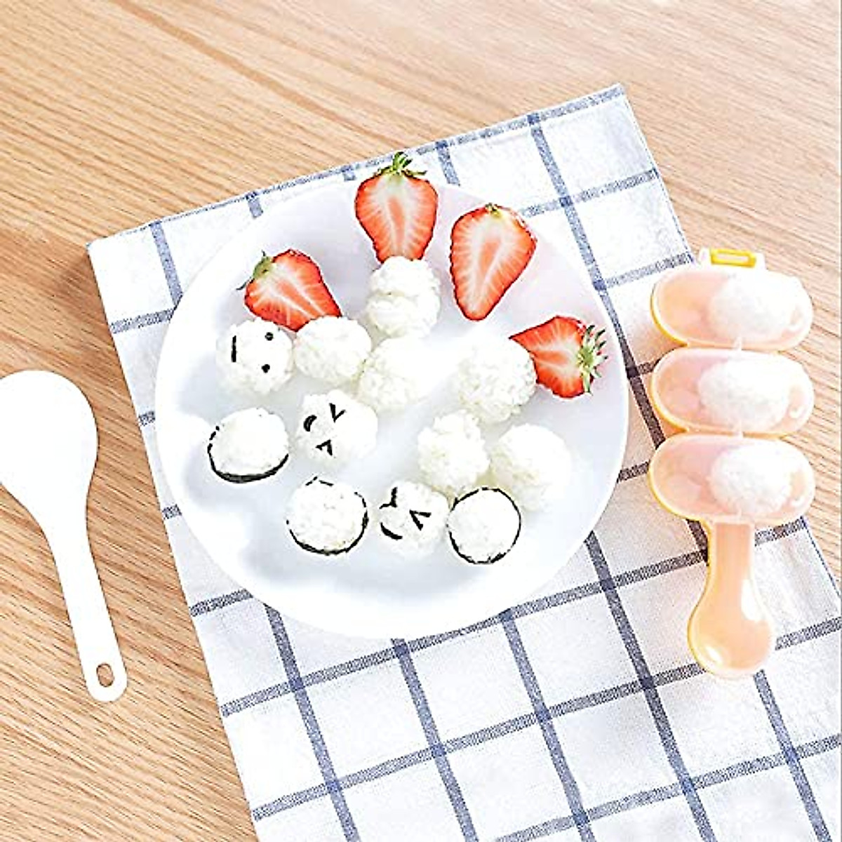 DZHT Rice Ball Molds, DIY Rice Baller Shakers Lunch Maker Mould, Onigiri Mold, Ball Shaped Kitchen Tools Food Decor for Kids, Rice Ball Mold Shaker Sushi Maker Mould with a Mini Rice Paddle (1 Set)