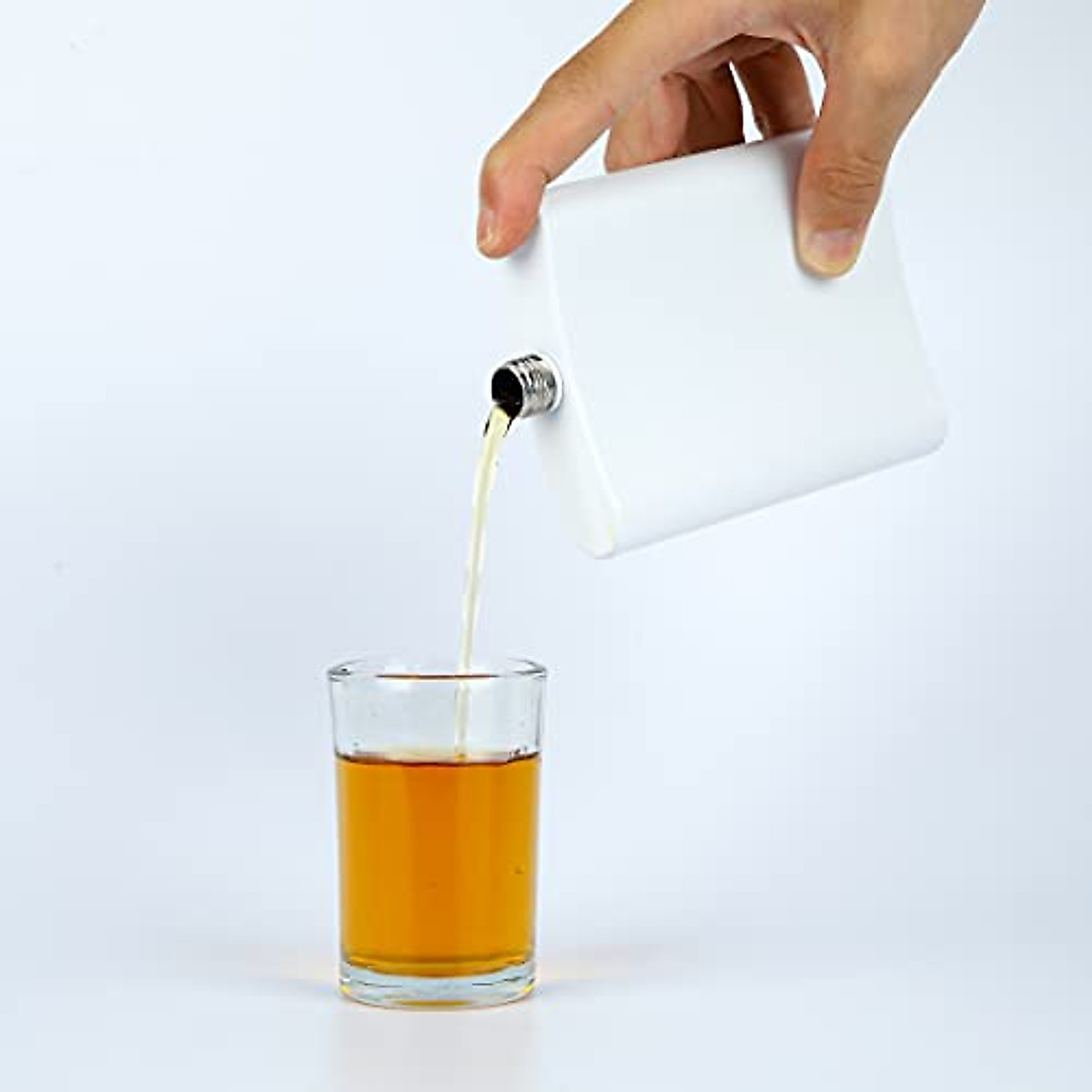 FYL Hip Flask for Liquor Matte White 8oz 18/8 Stainless Steel Leakproof with Funnel， Never-Lose Cap Gift Flask