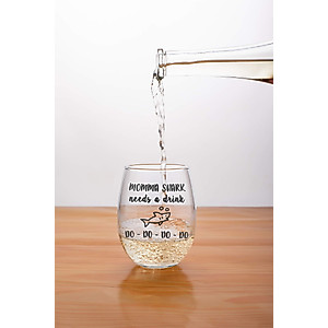 Momma Shark Needs a Drink - Do Do Do Do Funny Novelty Stemless Wine Glass with Sayings for Moms, Birthday & Any Occasion, Mom Gifts