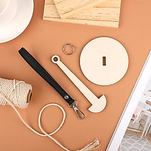 Portable Wrist Yarn Holder, Wrist Yarn Ball Holder Stand Wood Mini Minder Yarn Holder with Wrist Strap Wooden Crochet Yarn Organizer Prevents Tangling & Misalignment for Knitting Supplies