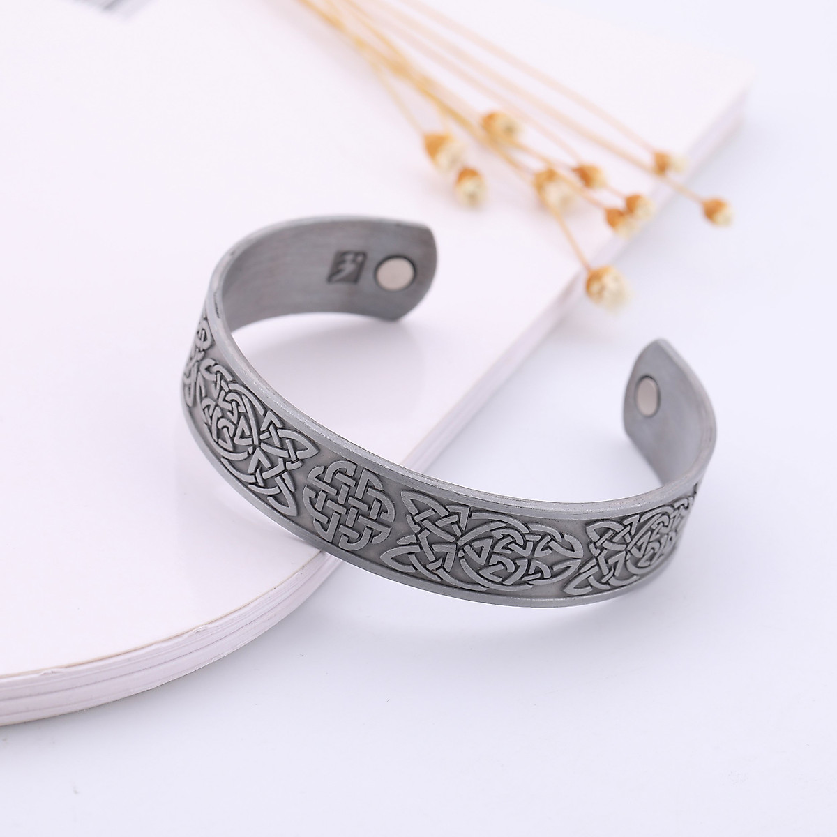 My Shape Classic Irish Celtic Knot Bracelet Antique Celtic Knot Cuff Bangle Irish Pattern Jewelry (Antique Silver)