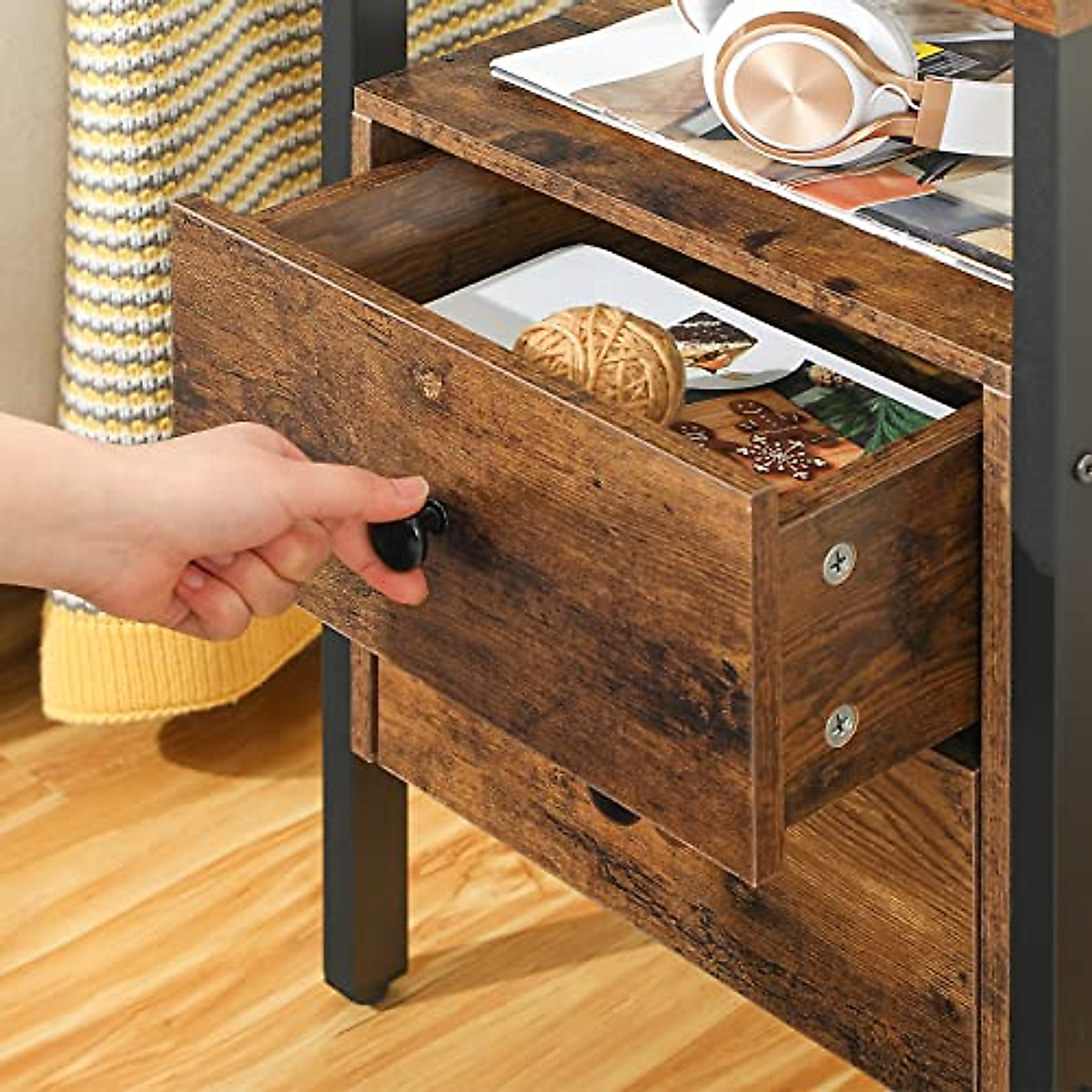 HOOBRO Nightstand, Bedside Table with 2 Drawers and Storage Shelves, Side End Table, Sofa Table for Living Room, Bedroom, Accent Furniture, Easy Assembly, Rustic Brown and Black BF43BZ01G2