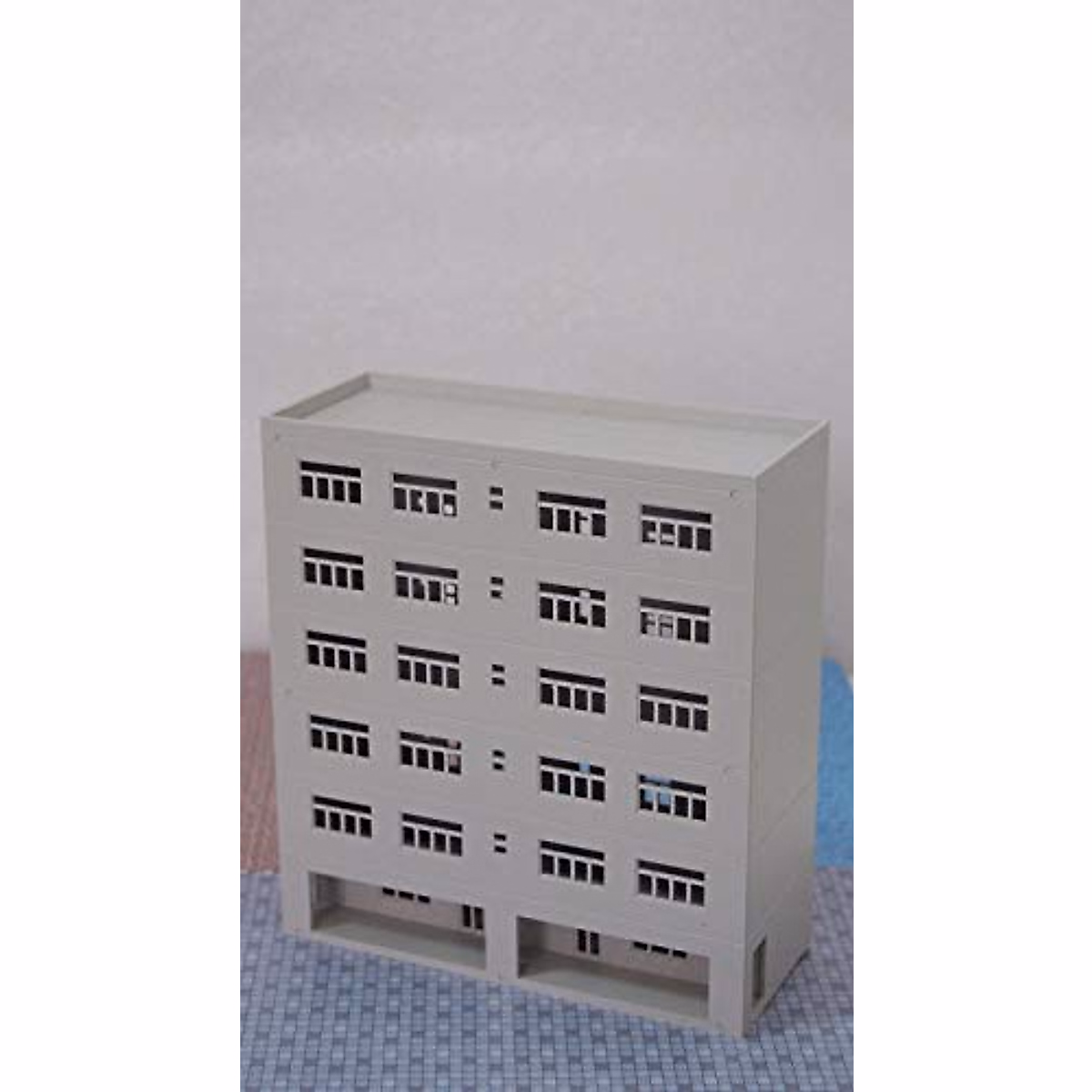 Outland Models Railway Modern City Tall Industrial Building Office N Scale 1:160