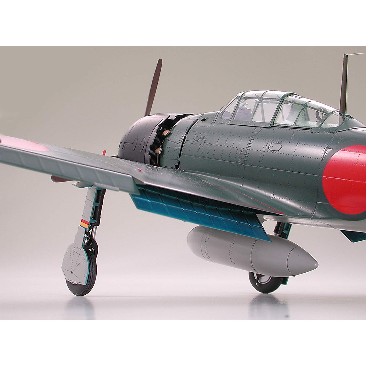 Tamiya 60318 1/32 Mitsubishi A6M5 Zero Fighter Plastic Model Airplane Kit
