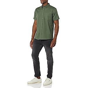 Goodthreads Men's Standard-Fit Short-Sleeve Stretch Oxford Shirt with Pocket, Dark Green, Medium