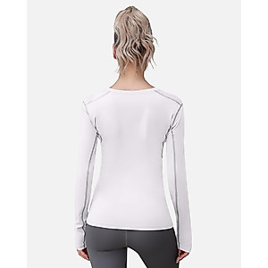 WANAYOU Women's 2 Pack Compression Shirt Dry Fit Long Sleeve Workout Shirts Yoga Athletic Running T Shirt Undershirts Baselayers(2 Pack White, Medium)