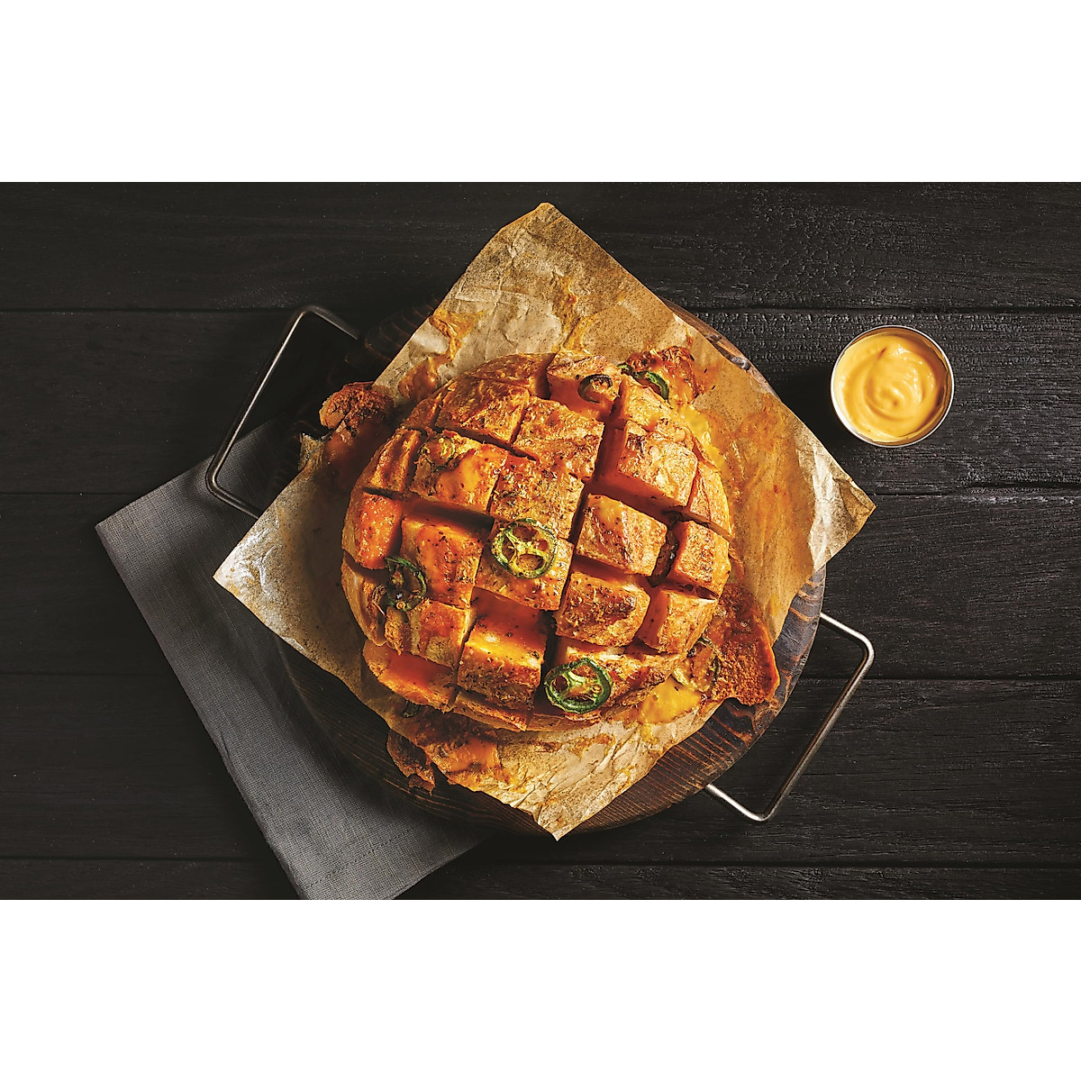 Chef-mate Que Bueno Spicy Nacho Cheese Sauce, Jalapeno Queso, Canned Food, 6 lb 10 oz (#10 Can Bulk)