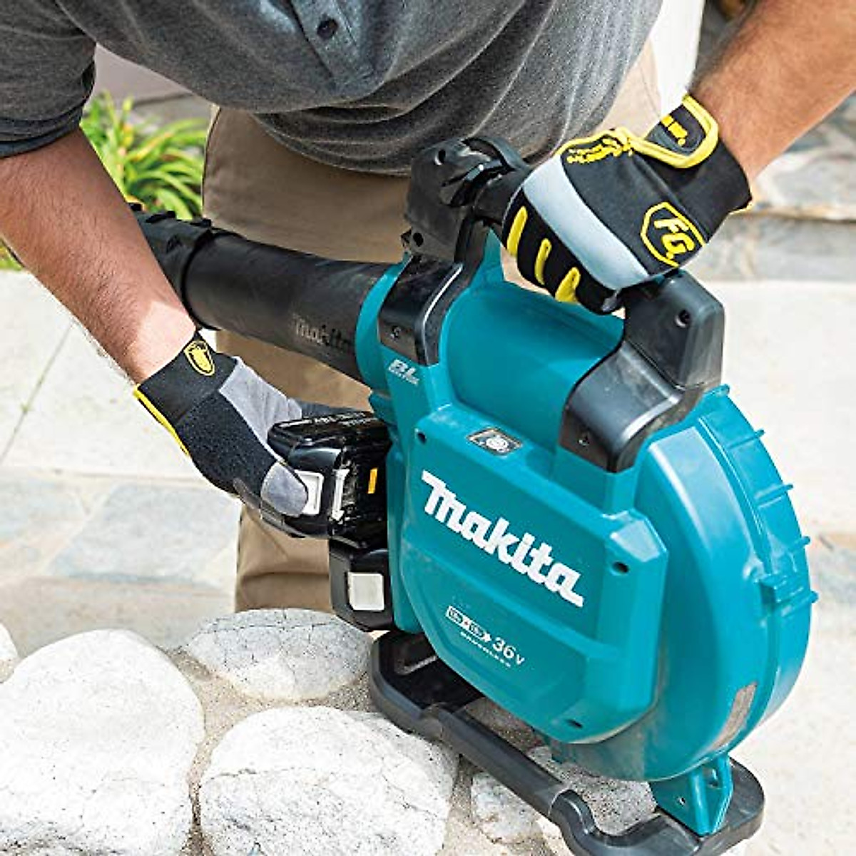 Makita XBU04PT 36V (18V X2) LXT® Brushless Blower Kit (5.0Ah)