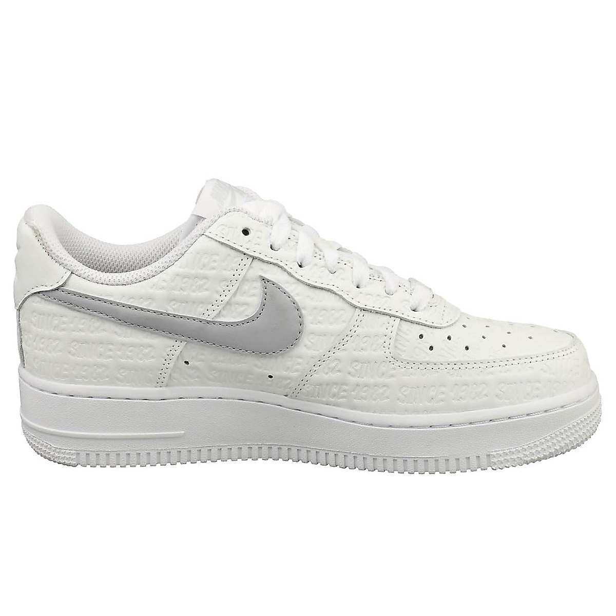 Nike AIR Force 1 07 Low Womens Fashion Trainers in Summit White - 7.5 US