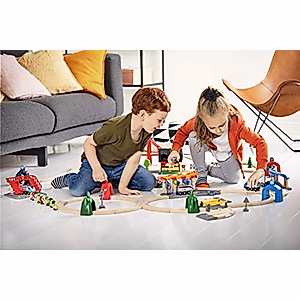 BRIO World - 33873 Smart Tech Engine Set with Action Tunnels | 17 Piece Train Toy with Accessories and Wooden Tracks for Kids Age 3 and Up
