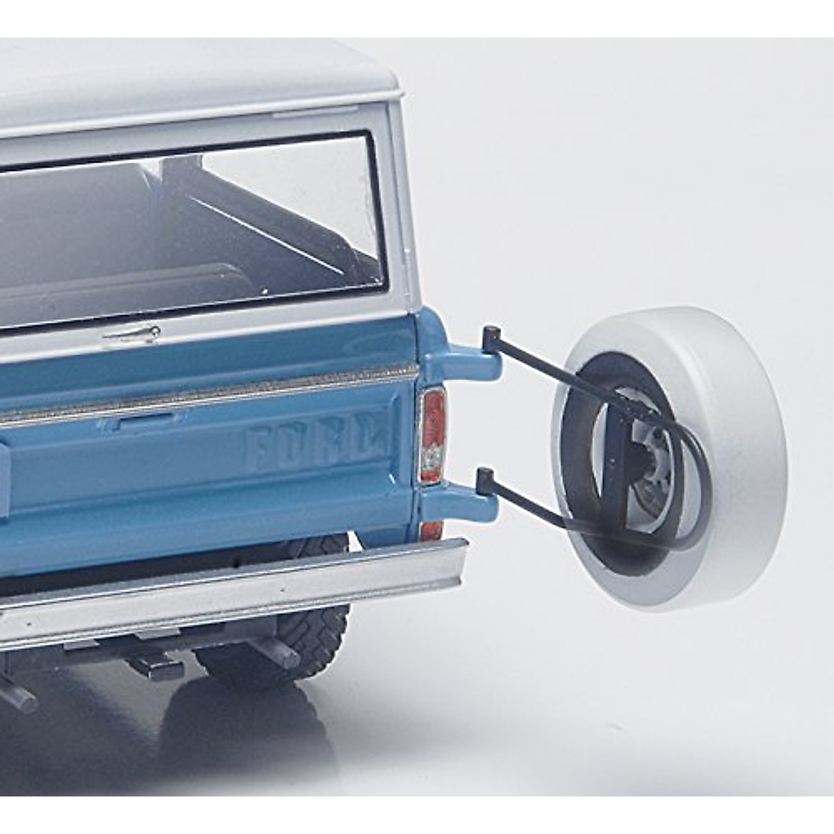 Revell 85-4320 Ford Bronco Truck Kit 1:25 Scale 122-Piece Skill Level 5 Plastic Model Building Kit, Blue