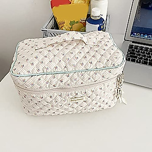 Juoxeepy Cotton Makeup Bag Large Travel Cosmetic Bag Quilted Cosmetic Pouch Coquette Aesthetic Floral Toiletry Bag