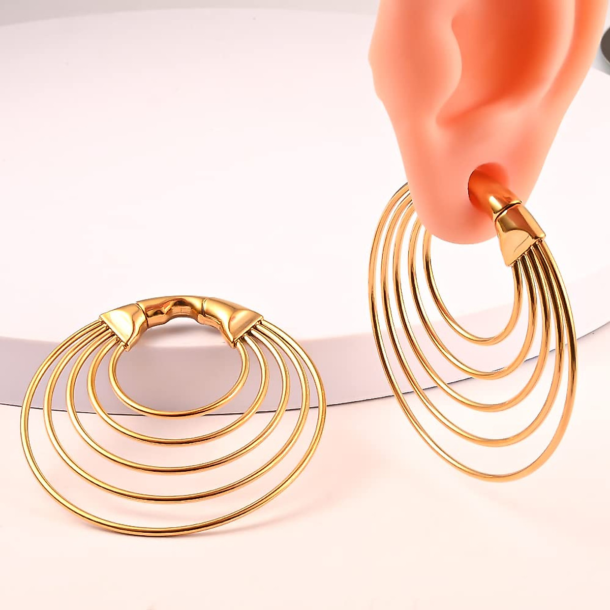 DOEARKO 2PCS Cool Hoops Ear Weights for Stretched Ears Gauges Ear Plugs Body Piercing Tunnels 316 Stainless Steel Hypoallergenic Body Jewelry (6mm(2G), Gold)