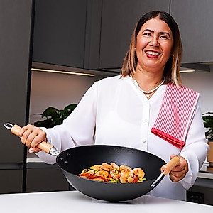 JOYCE CHEN Professional Series 14-Inch Cast Iron Wok with Maple Handle