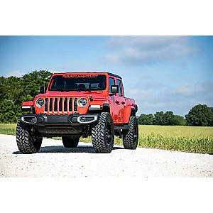 Rough Country 3.5" Lift Kit w/N3 Shocks for 20-24 Jeep Gladiator JT 4WD - 63730