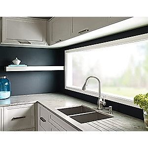 Moen Hensley Spot Resist Stainless Single-Handle Pull-Down Sprayer Kitchen Faucet Featuring Reflex, 87024MSRS