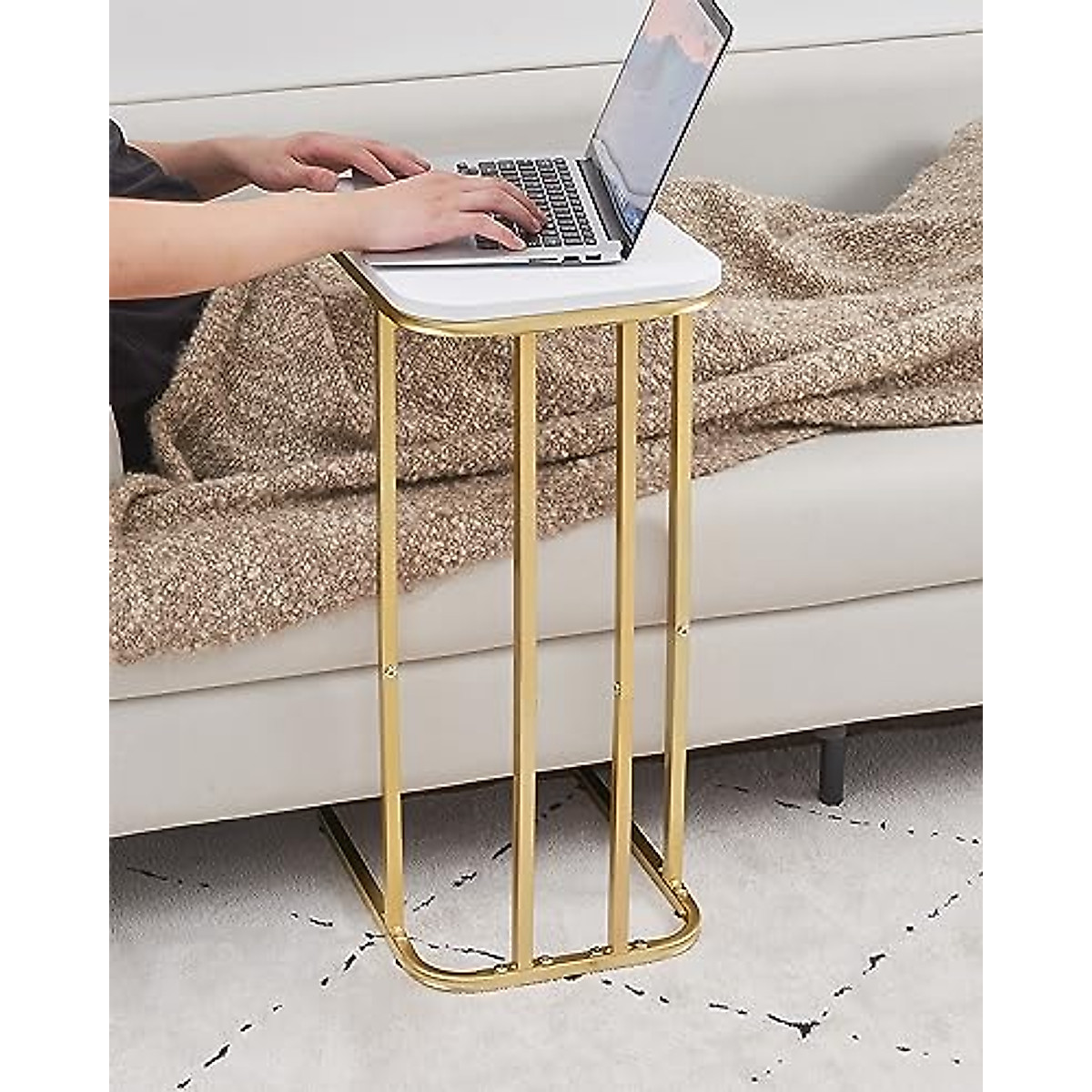 KJGKK C Shaped End Table, 26.6 inches High Side Table for Couch Sofa Bed, Small Tv Tray, for Living Room, Bedroom, Metal Frame, Gold & White