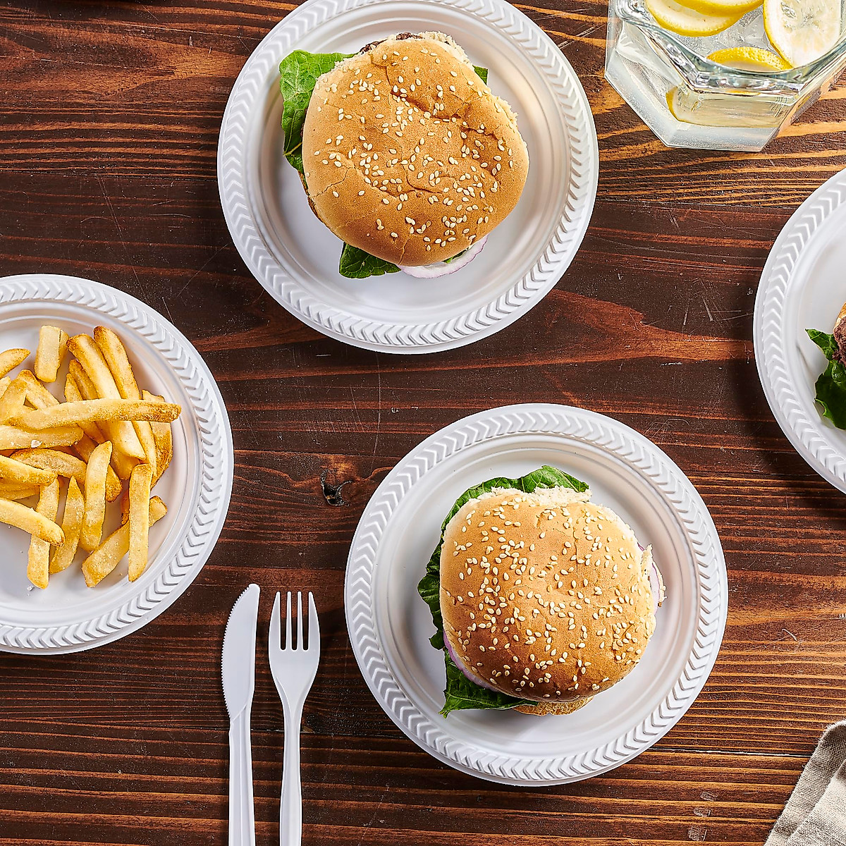 PLASTICPRO 200 PCS White Plastic Round Plastic 7 Inch Plates Premium Quality Light Weight Disposable Plastic Dishes Dinner Plates for Parties Weddings