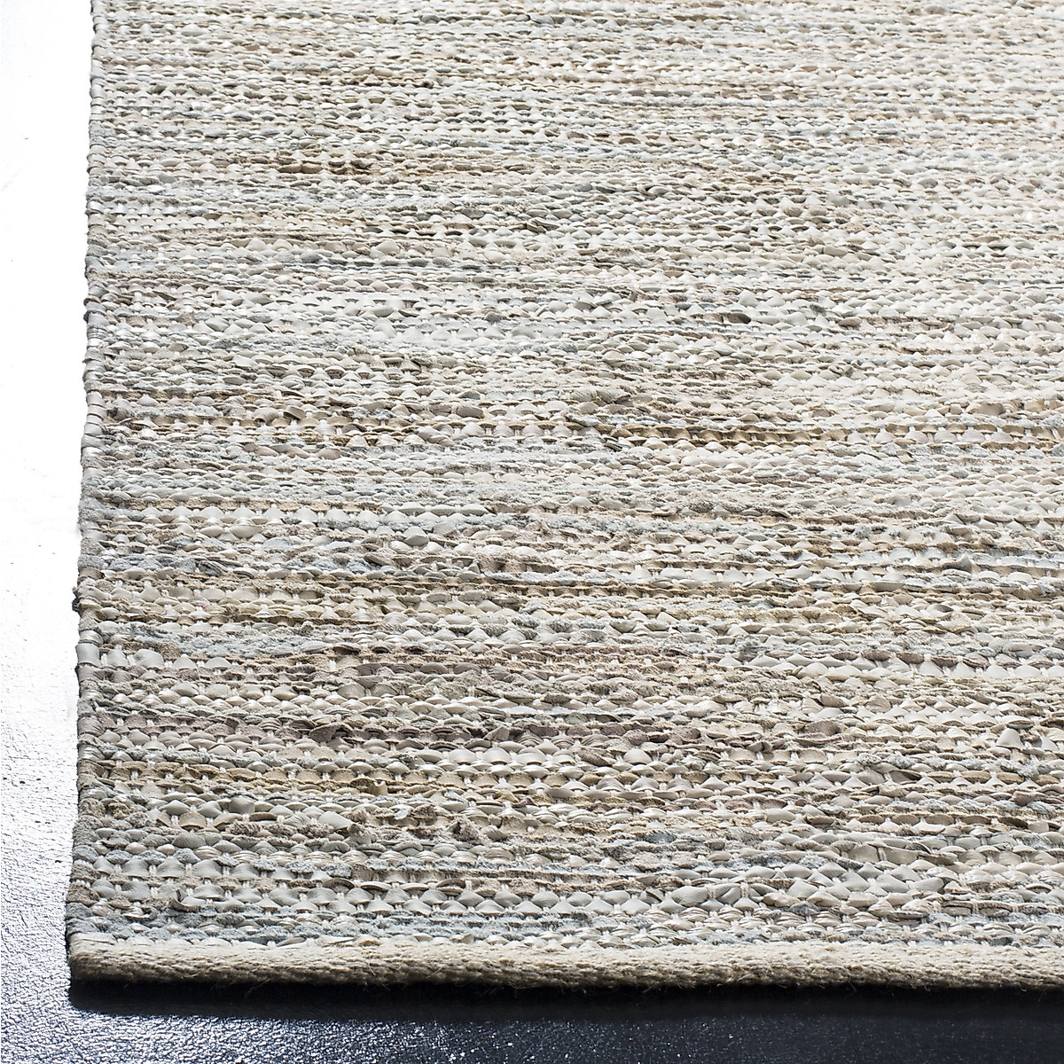 SAFAVIEH Vintage Leather Collection Accent Rug - 2'3" x 4', Beige, Handmade Leather, Ideal for High Traffic Areas in Entryway, Living Room, Bedroom (VTL105B)