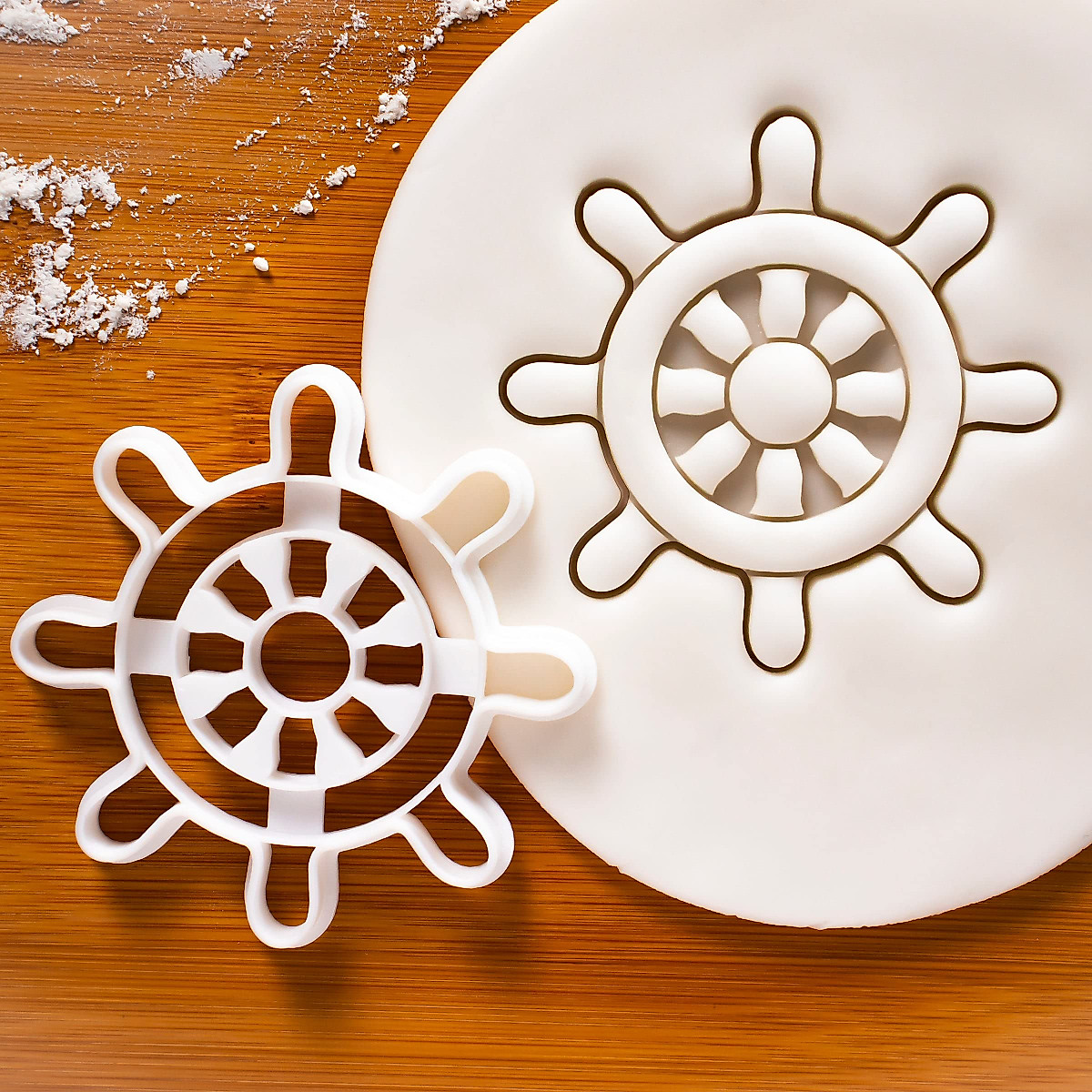 Set of 3 Nautical cookie cutters (Designs: Anchor, Captain's Hat and Ship's Wheel), 3 pieces - Bakerlogy