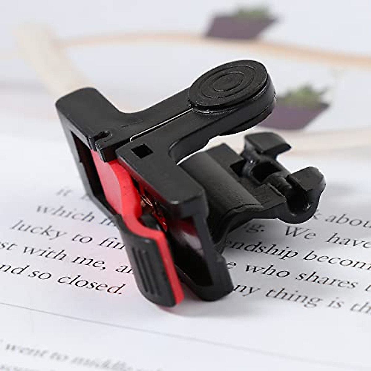 Chicken- Eating Artifact D9 Quick Shooting Buttons Game Controllers Assist Tools for for Phones Black and Red (L and R) Cell Phone Automobile Accessories