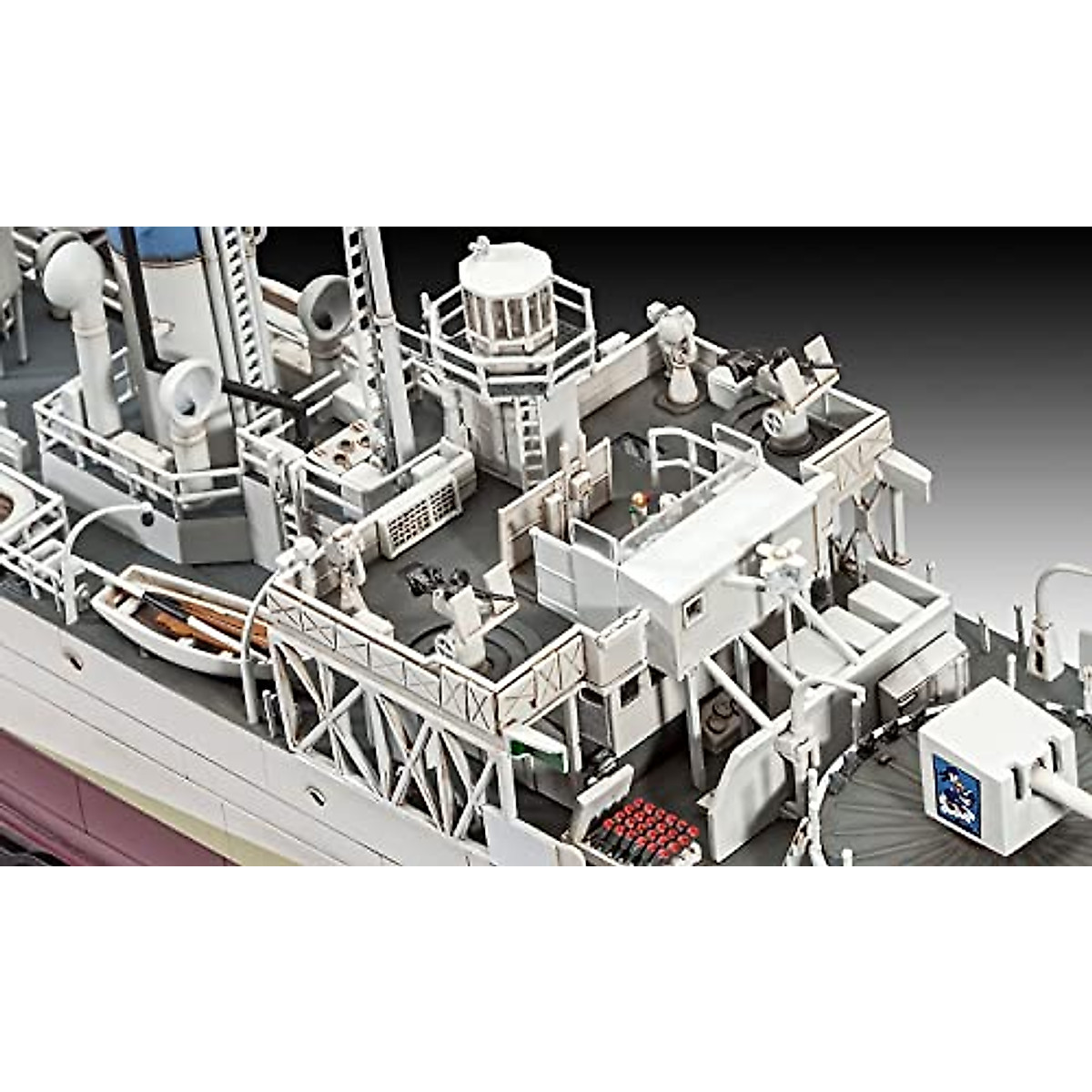 Revell 05132 43.9 cm HMCS Snowberry Model Kit