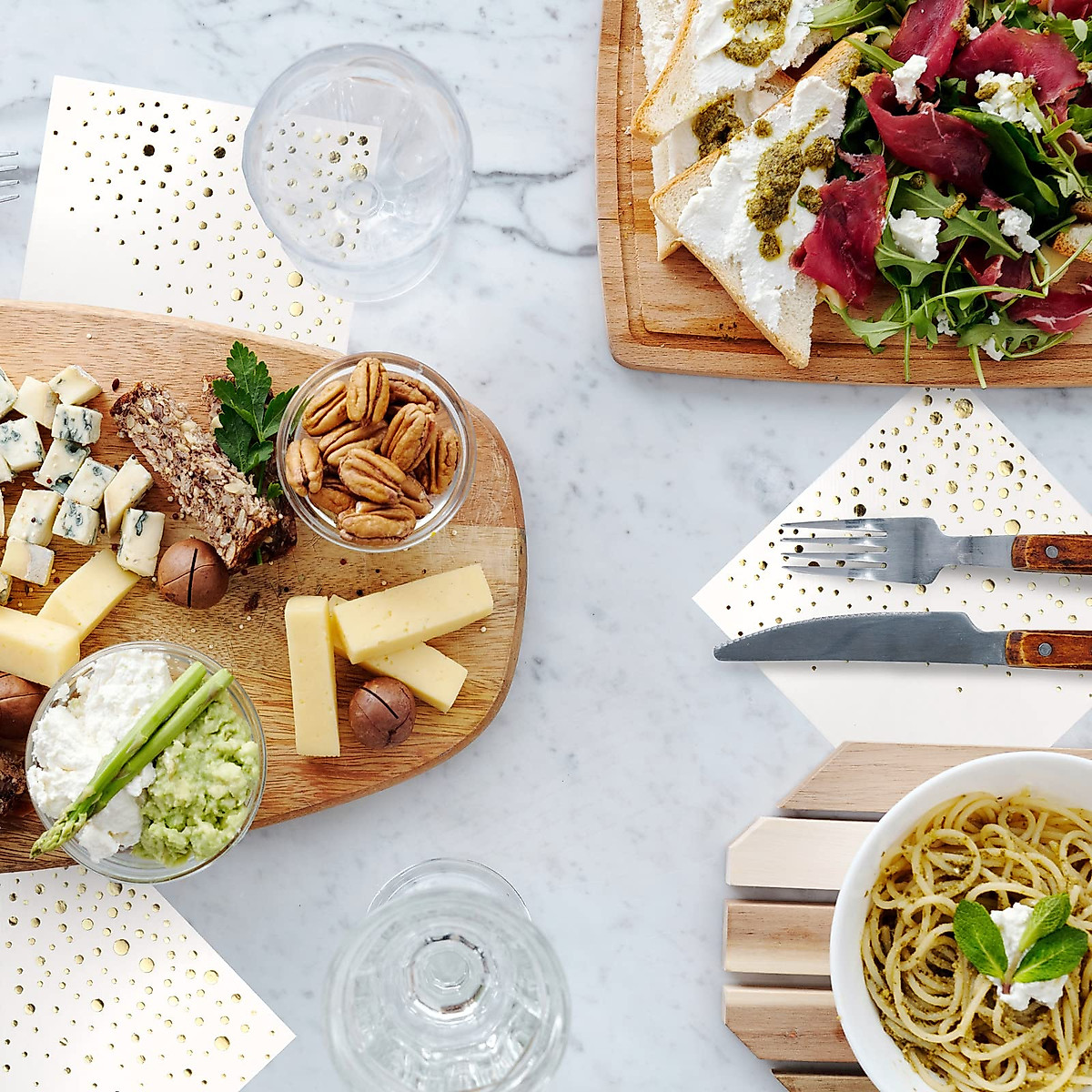 Essential Concierge Stylish Gold-Rimmed Plastic Cups, 9 oz - 100 Disposable with Gold Napkins