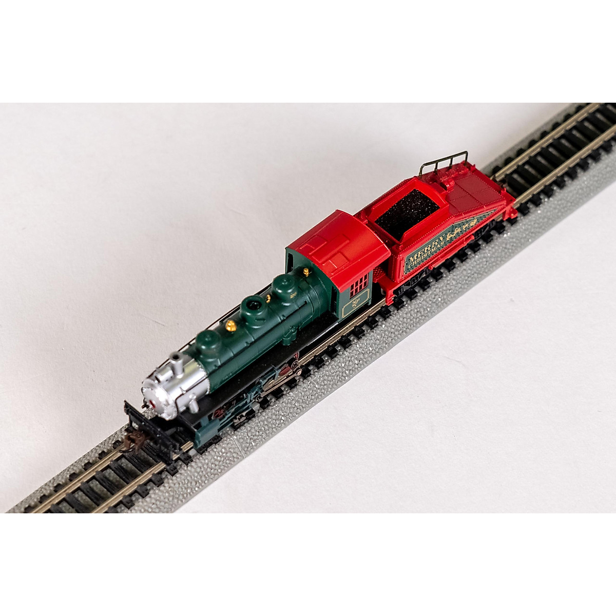 Bachmann Trains - USRA 0-6-0 SWITCHER Locomotive - NP&S® #25 - Christmas - N Scale