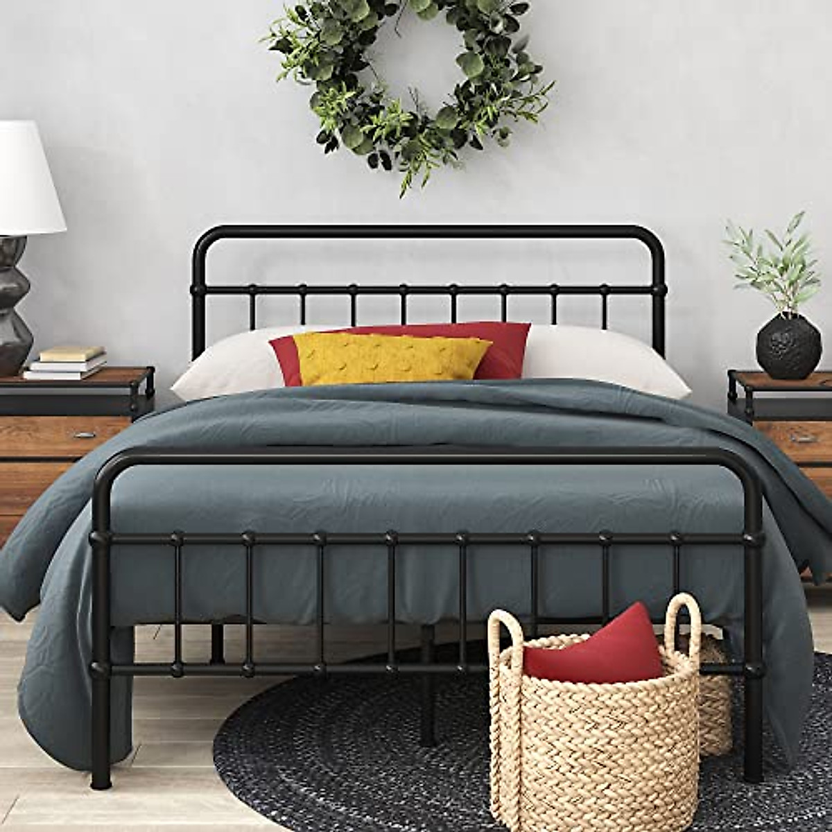 ZINUS Florence Metal Platform Bed Frame / Mattress Foundation / No Box Spring Needed / Easy Assembly, Black, Queen