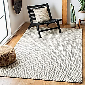SAFAVIEH Marbella Collection 4' x 6' Ivory MRB394A Handmade Premium Wool Area Rug