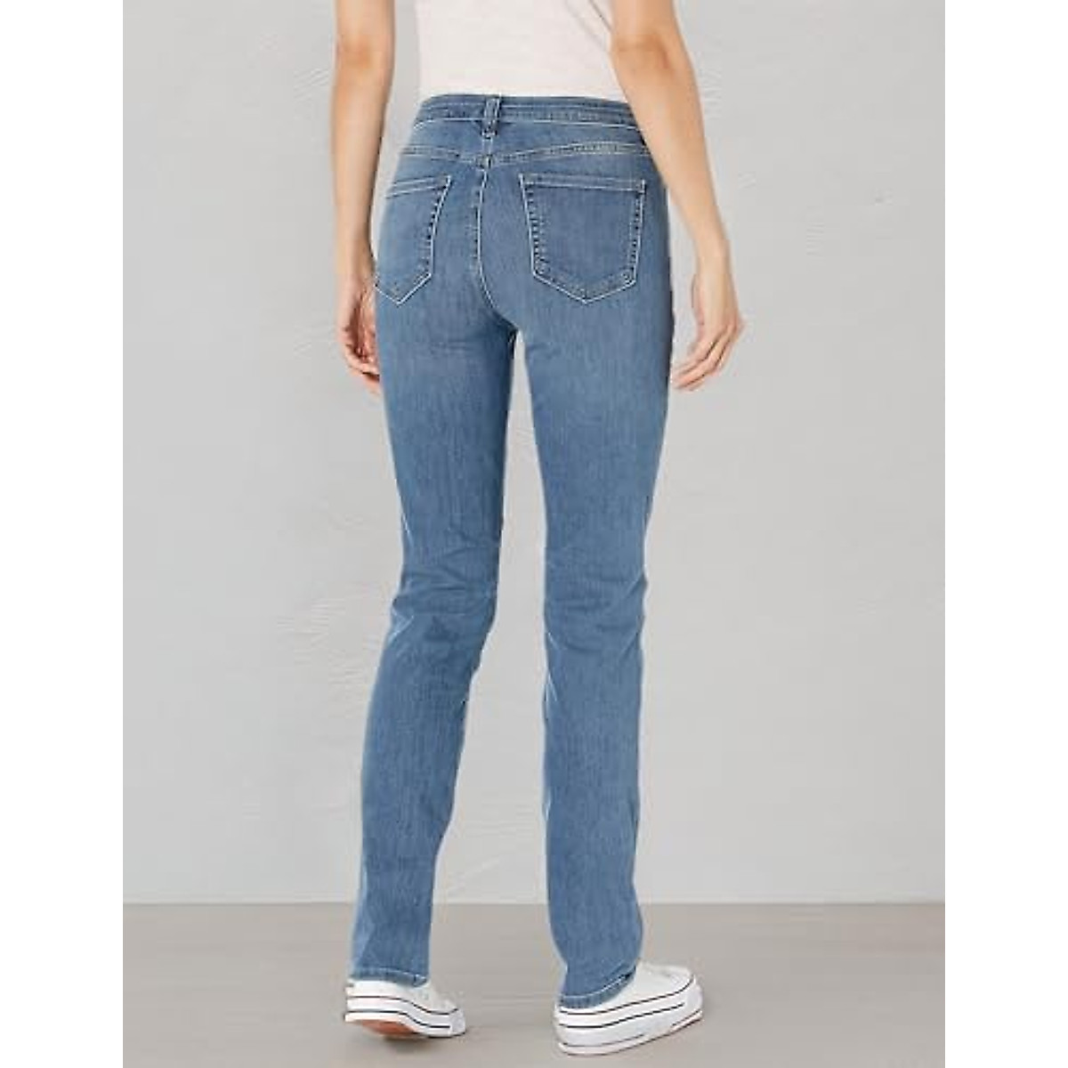 Amazon Essentials Women's Jeans, Mid Rise Straight Leg Style, Medium Wash, Slim Fit