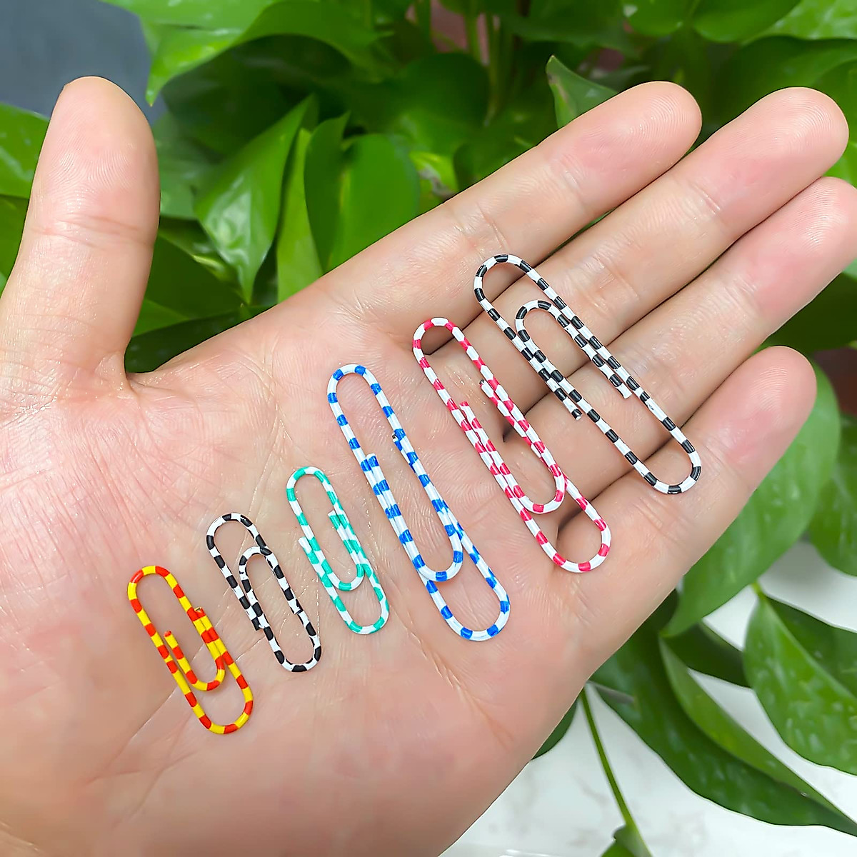 400 PCS Paper Clips, Metal Coated Paperclips, Paper Clips Assorted Sizes Medium & Large, Striped Colored Paper Clips for Teacher Supplies School Supplies Teacher Supplies(1.1", 2")