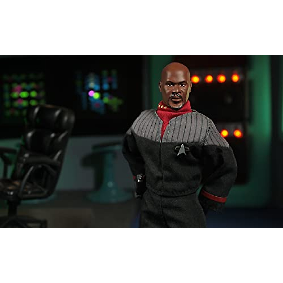 MEGO CORPORATION Star Trek: Deep Space Nine – Captain Sisco 8-Inch Action Figure