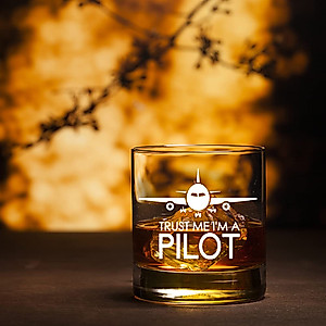 Perfectinsoy Trust me I'm a Pilot Whiskey Glass, Retired Pilot Whiskey Glass, Pilots Retiring Flight Attendants Helicopter Aviator Airman, Aviation Airline,Retirement Gifts for Coworkers