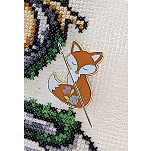 Forest Fox Needle Minder
