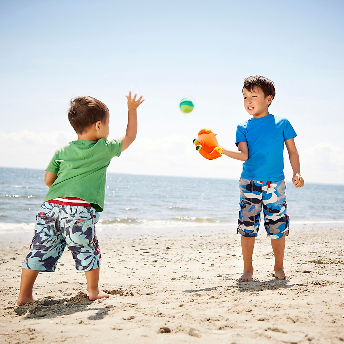 Melissa & Doug Sunny Patch Clicker Crab Toss and Grip Catching Game With 2 Balls