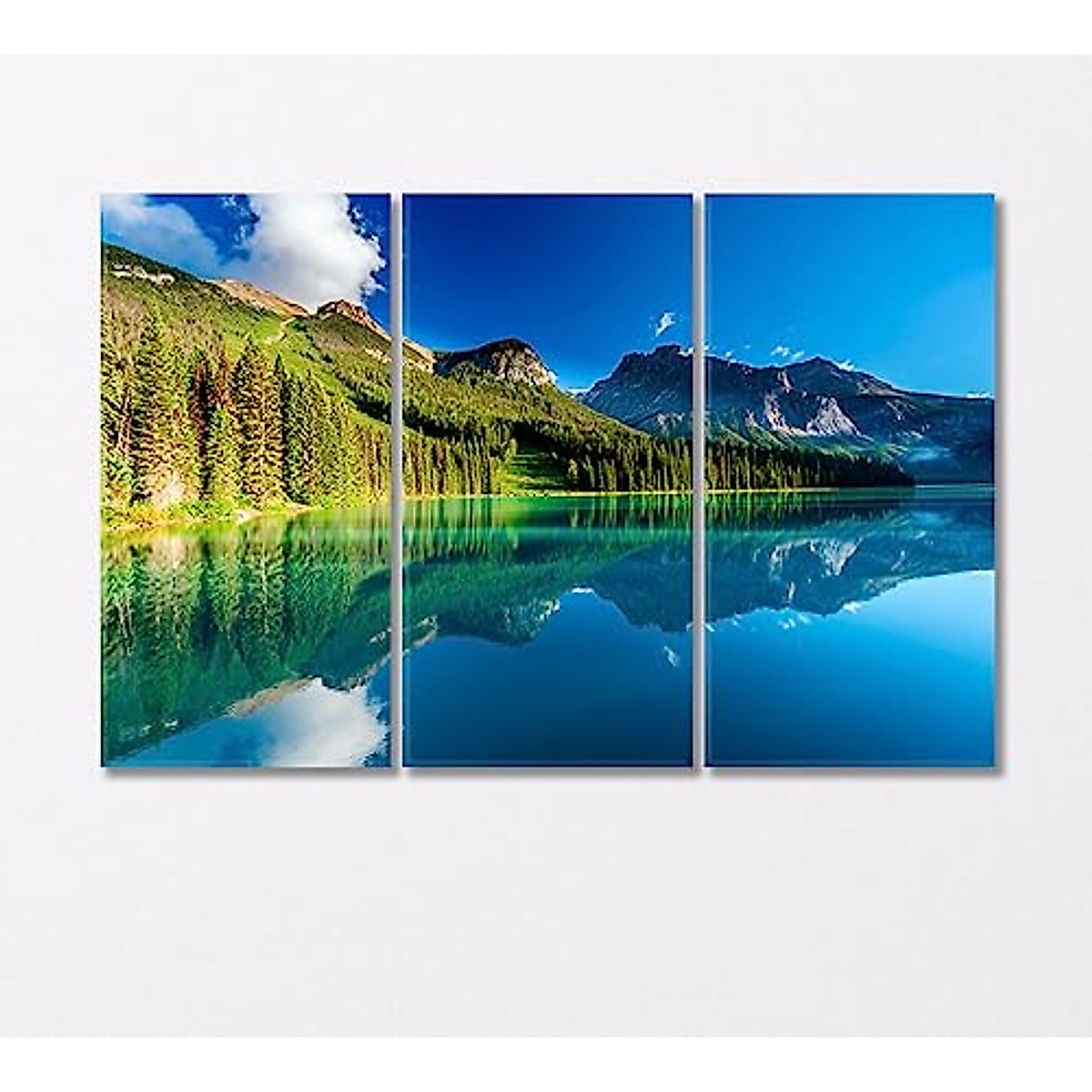 Emerald Lake Canada Canvas Print 1 Panel / 36x24 inches
